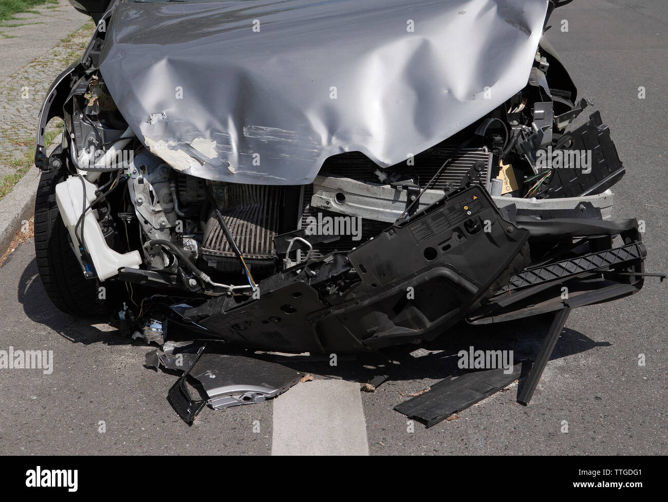 Rear end shunt crash car hi-res stock photography and images - Alamy