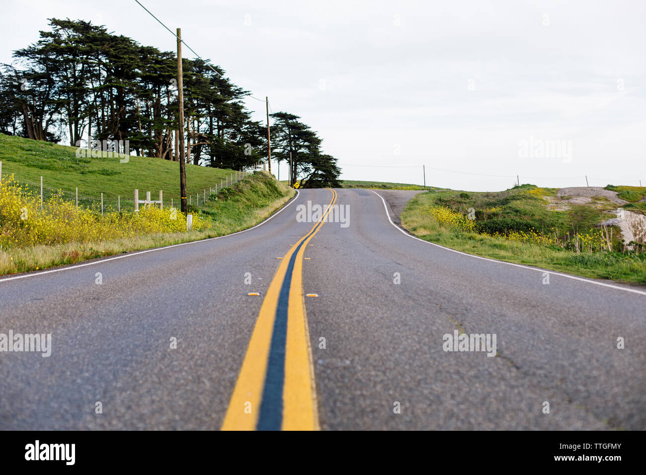 Empty poles hi-res stock photography and images - Alamy