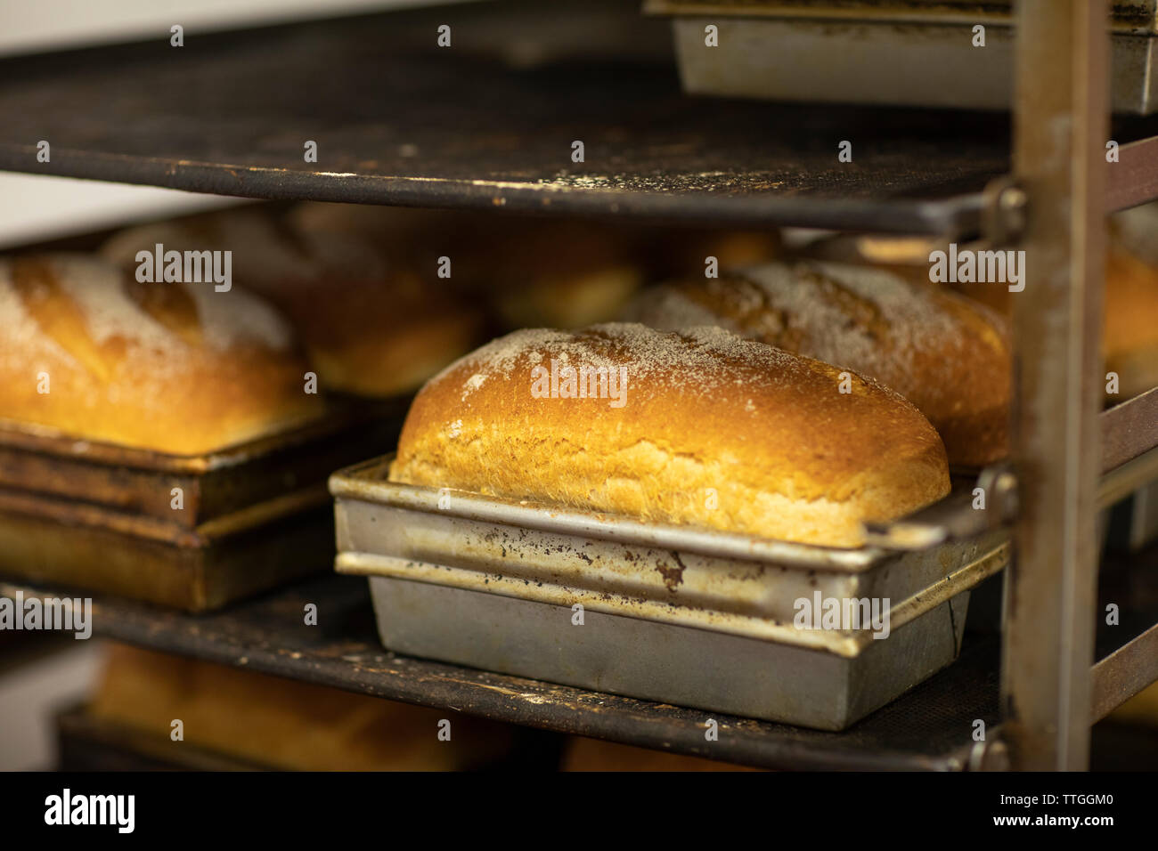 Bread bakery rack hi-res stock photography and images - Alamy