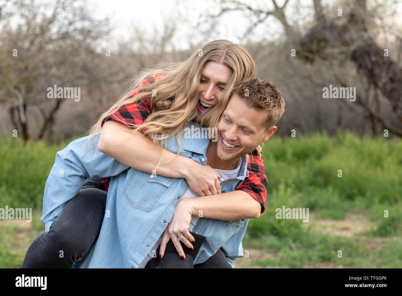Giving piggy back ride hi-res stock photography and images - Alamy