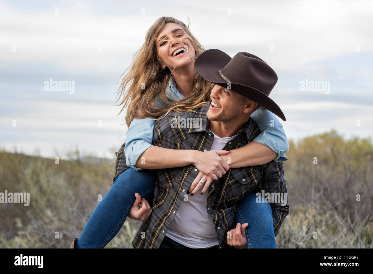 Giving piggy back ride hi-res stock photography and images - Alamy