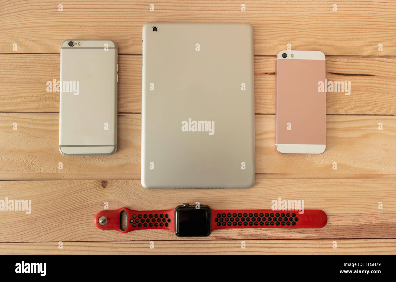 Different types of mobile, tablet and smartwatch of last generation ...