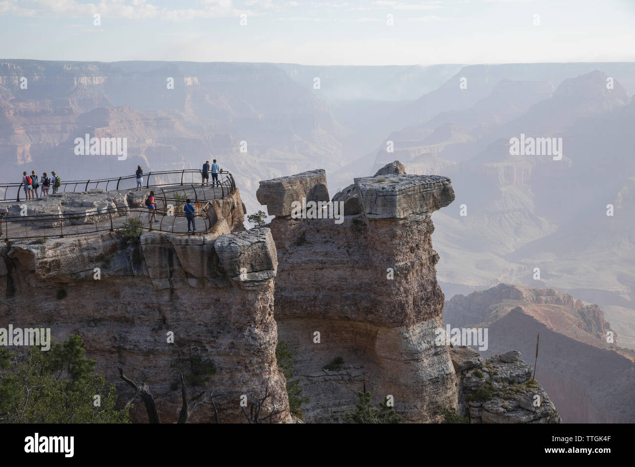 People on a viewpoint hi-res stock photography and images - Alamy