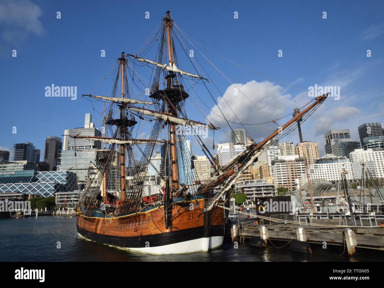 eplica Captain Cooks ship, HMS Endeavour, Darling harbor Sydney ...