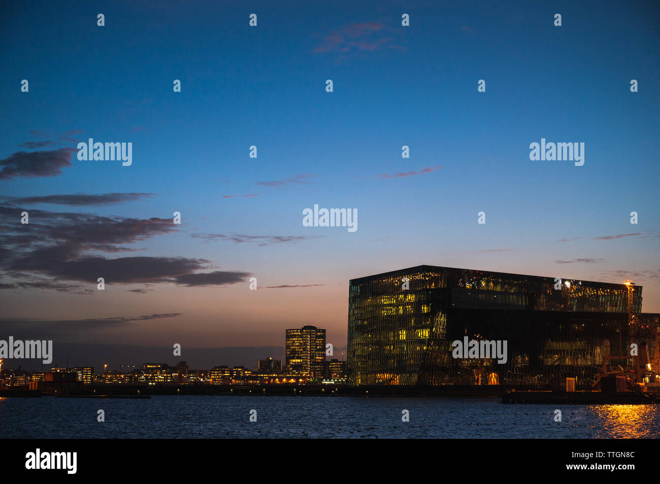 Night water surface hi-res stock photography and images - Alamy