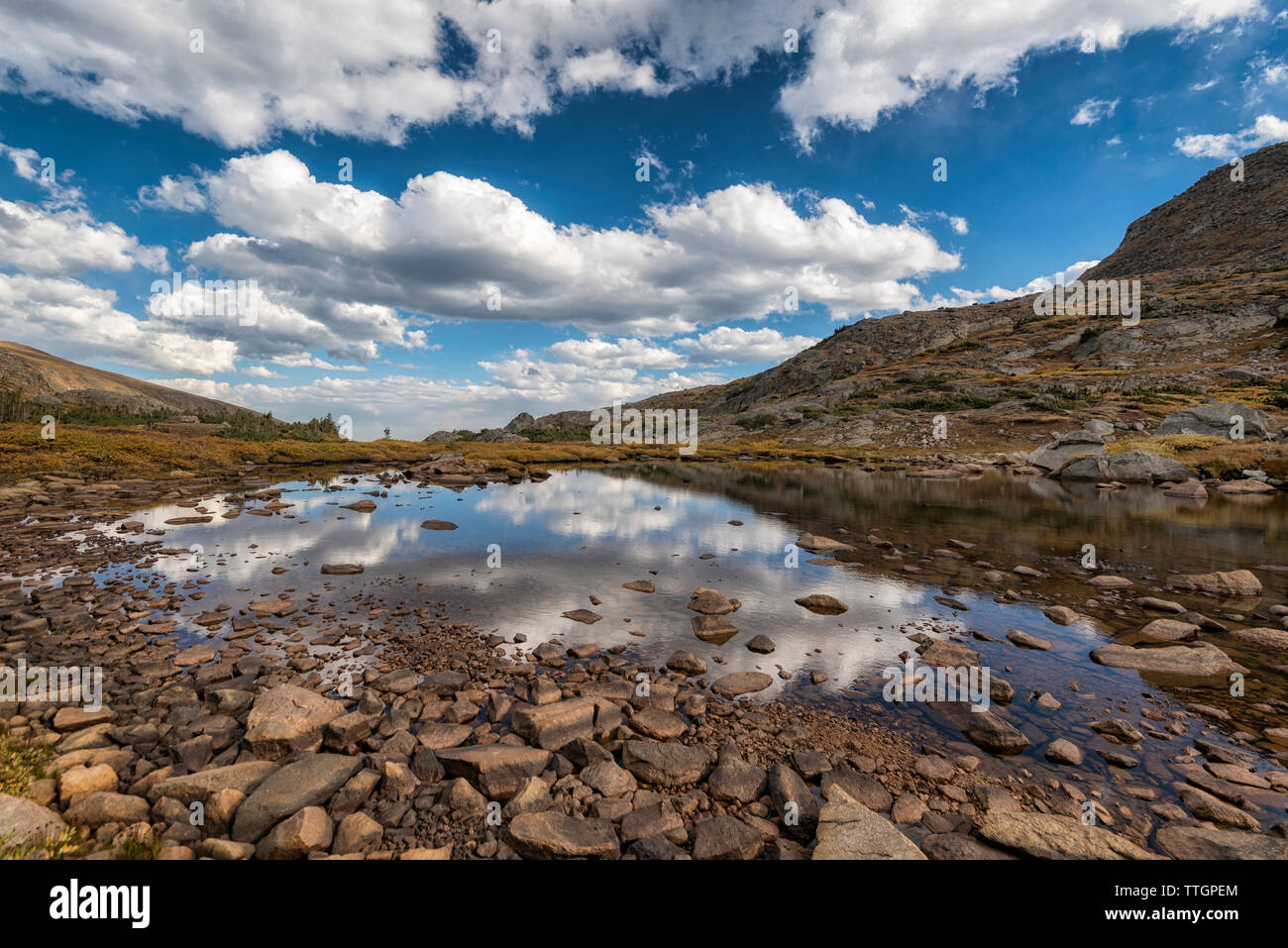 Alpine lake in the Indian Peaks Wilderness Stock Photo - Alamy