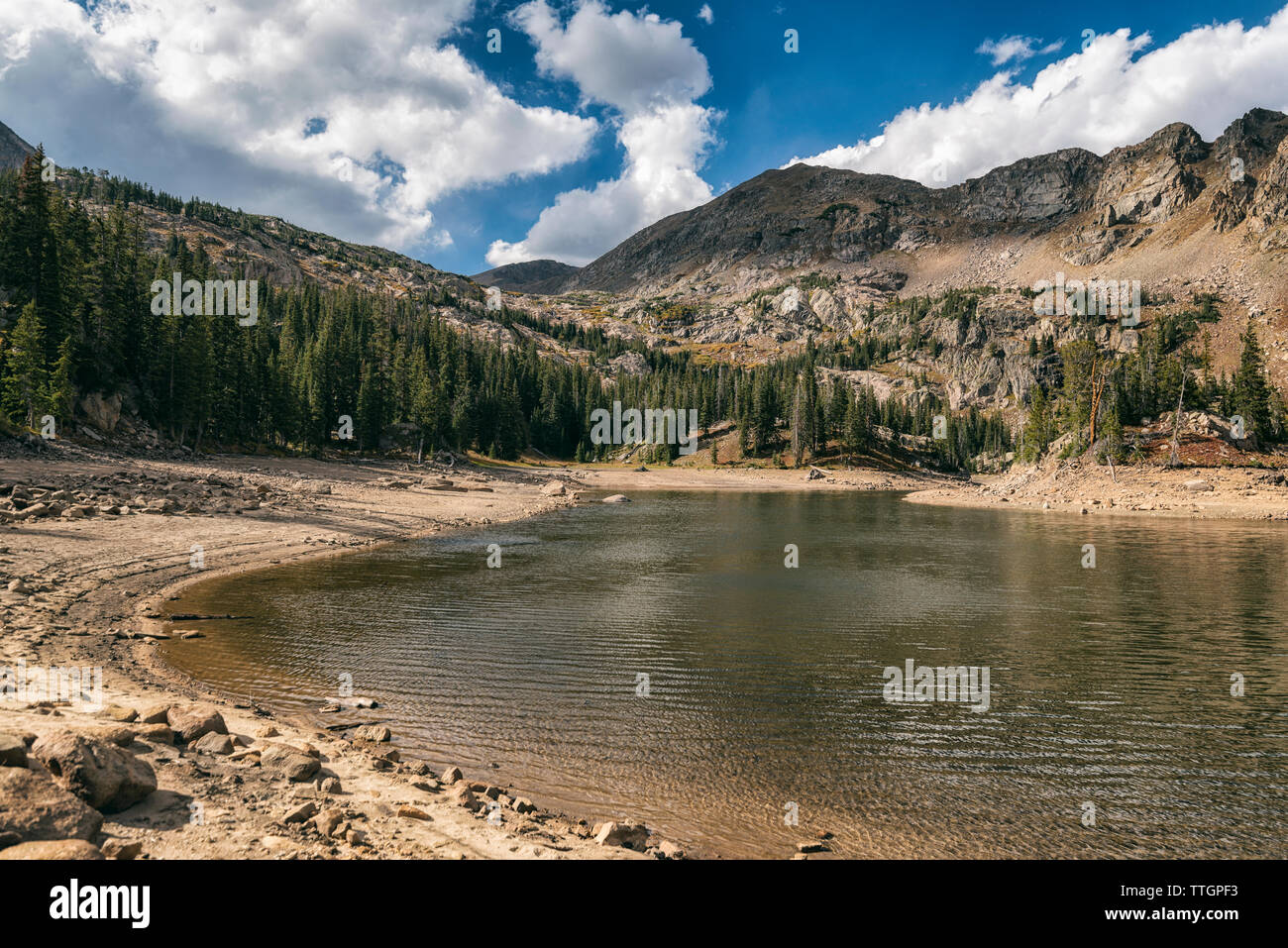 Alpine lake in the Indian Peaks Wilderness Stock Photo - Alamy