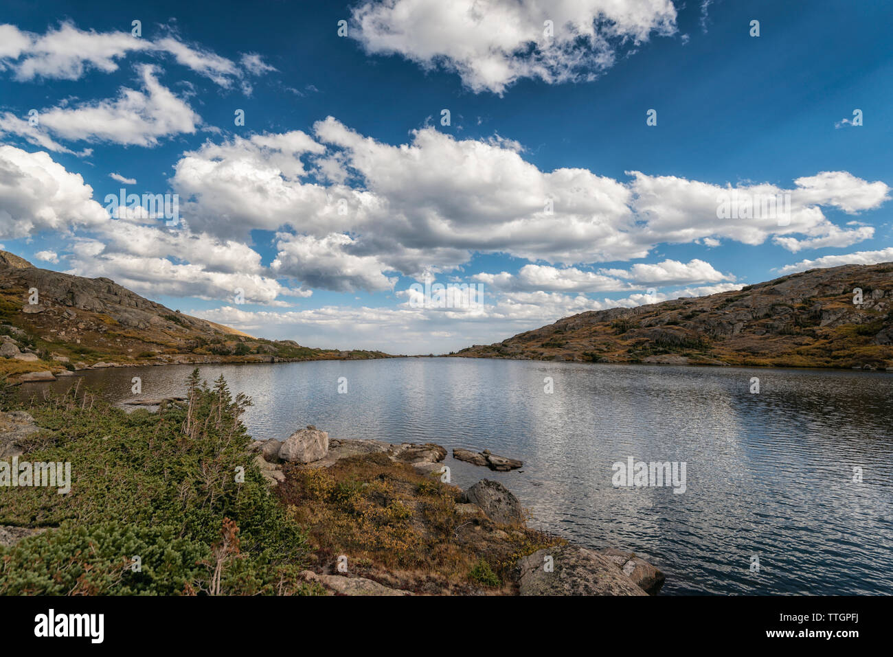 Alpine lake in the Indian Peaks Wilderness Stock Photo - Alamy