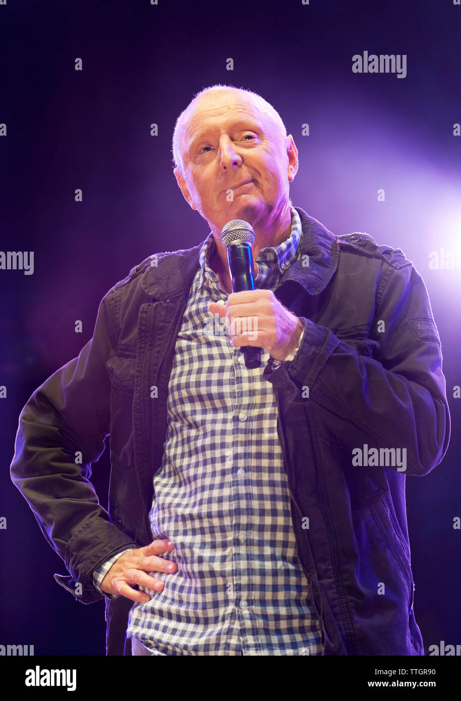 English Stand Up Comedian High Resolution Stock Photography and Images ...