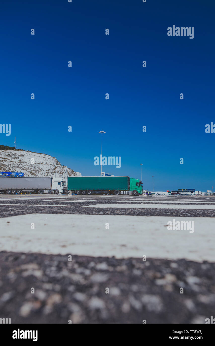 Dover truck hi-res stock photography and images - Alamy