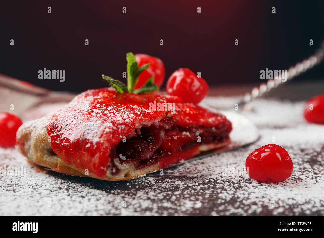 Cherry tray bake slice hi-res stock photography and images - Alamy