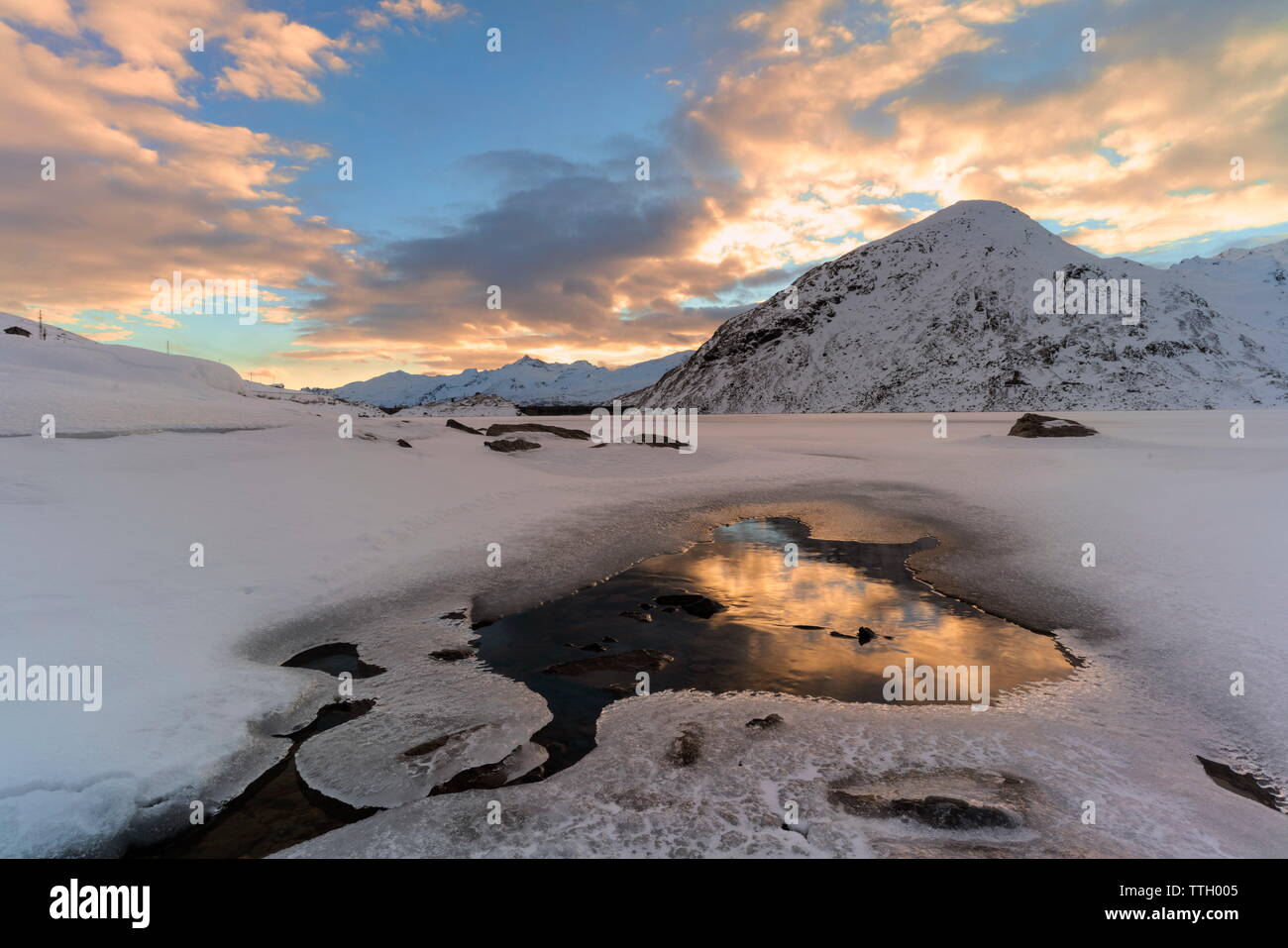 Montespluga lake hi-res stock photography and images - Alamy