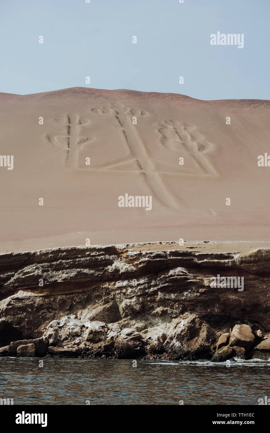 Ocean view of the Candelabro lines, Paracas, Peru Stock Photo - Alamy