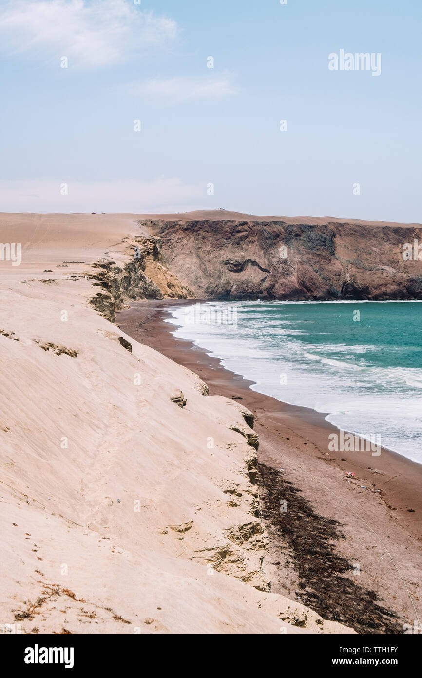Scenic view of Playa Colorada, red sandy beach, Paracas,Peru Stock ...