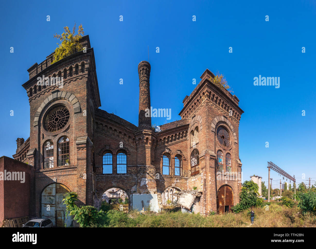 Abandoned industrial buildings hi-res stock photography and images - Alamy
