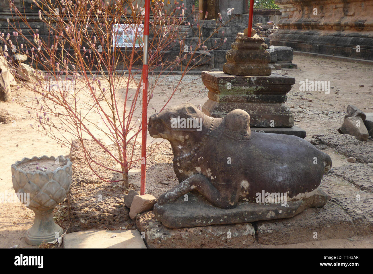 Shiva statue at angkor wat hi-res stock photography and images - Alamy