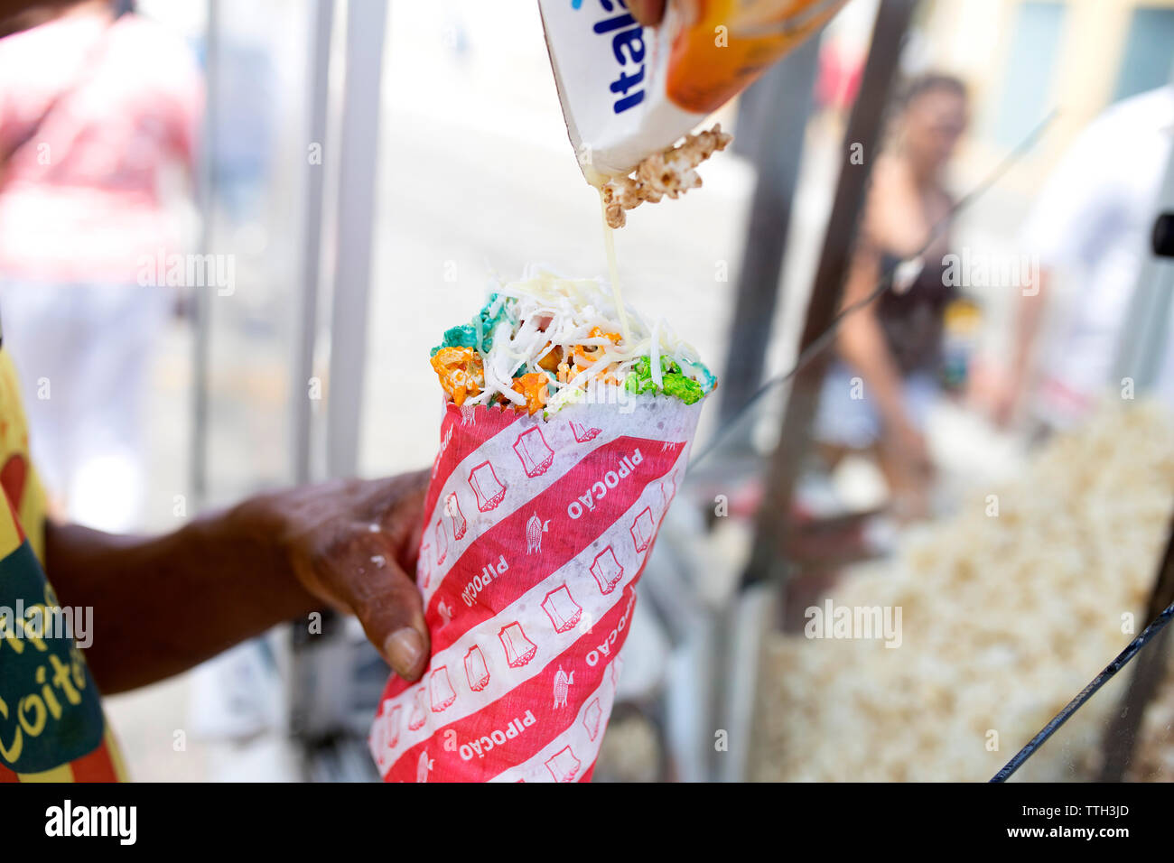 Man Making Street Popcorn in Brazil Stock Photo - Alamy
