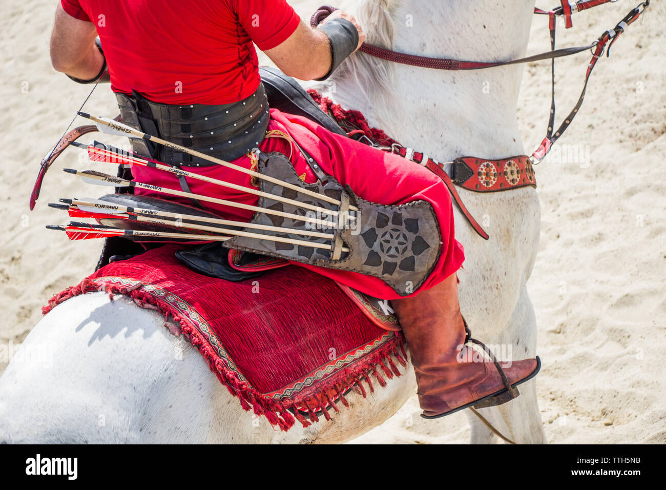 Ancient quiver arrow hi-res stock photography and images - Alamy