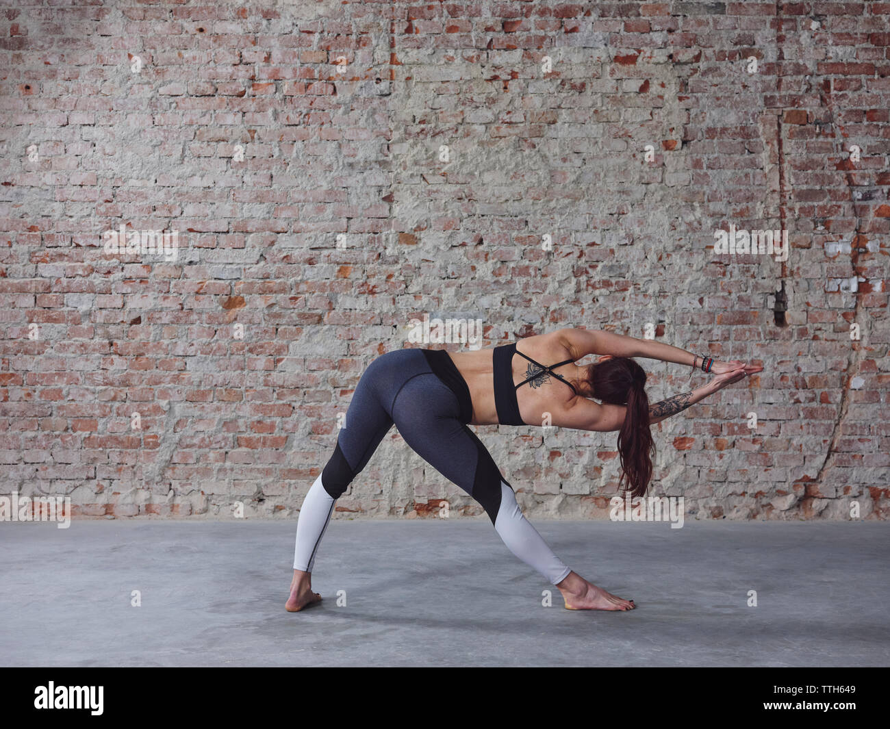 Attractive pose rear hi-res stock photography and images - Alamy