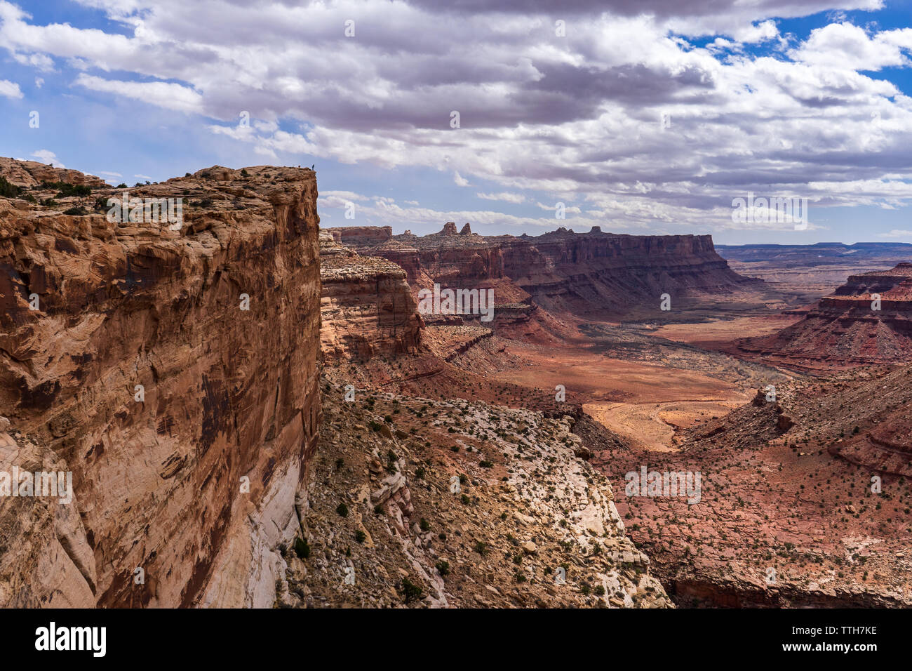 Cliff overlooking hi-res stock photography and images - Alamy