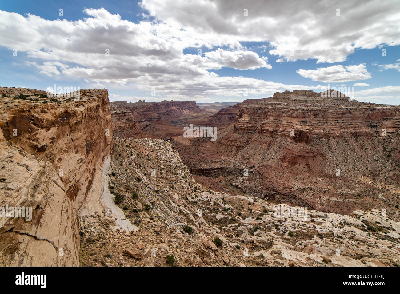 Cliffs desert hi-res stock photography and images - Alamy