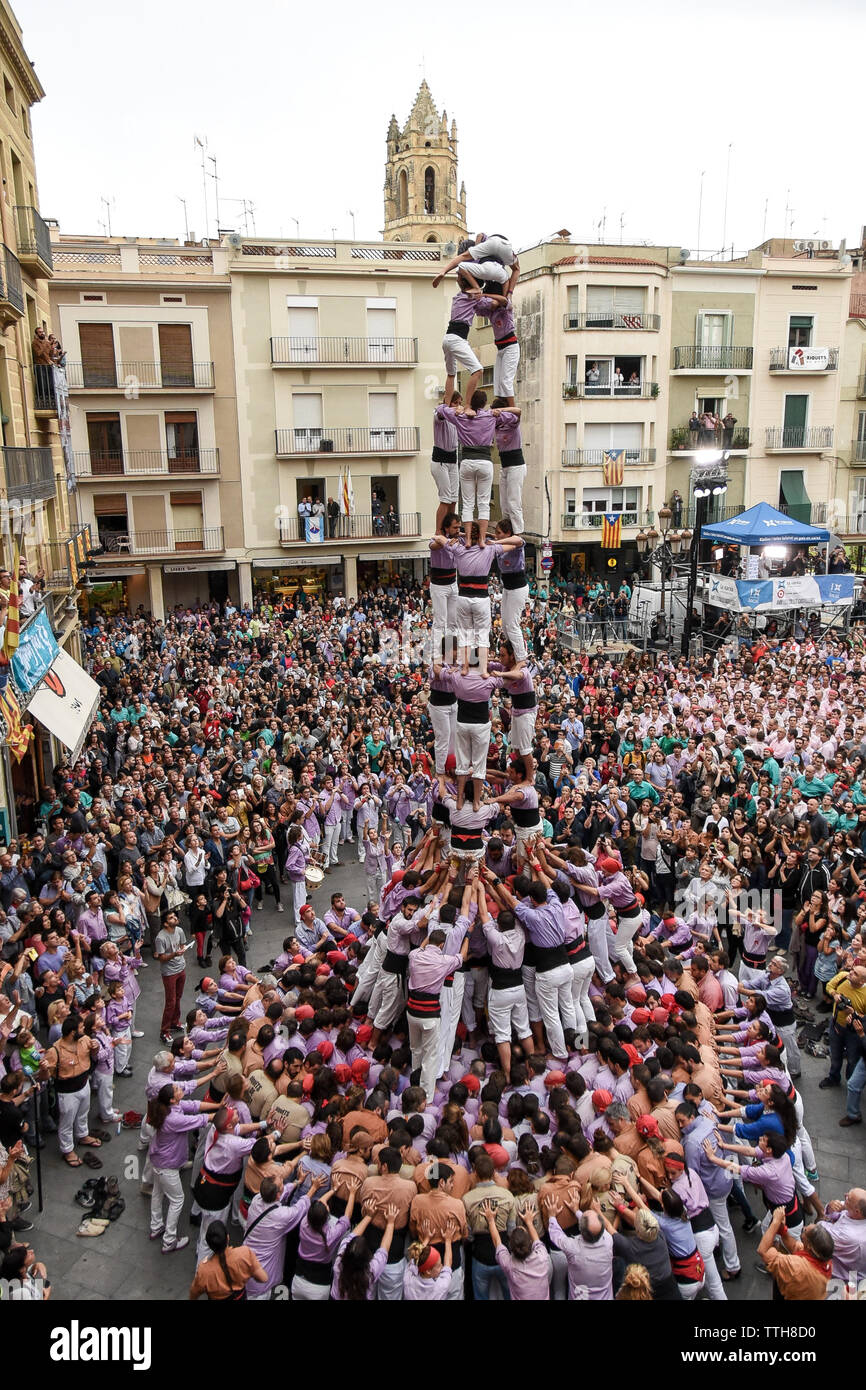 Human tower hi-res stock photography and images - Alamy
