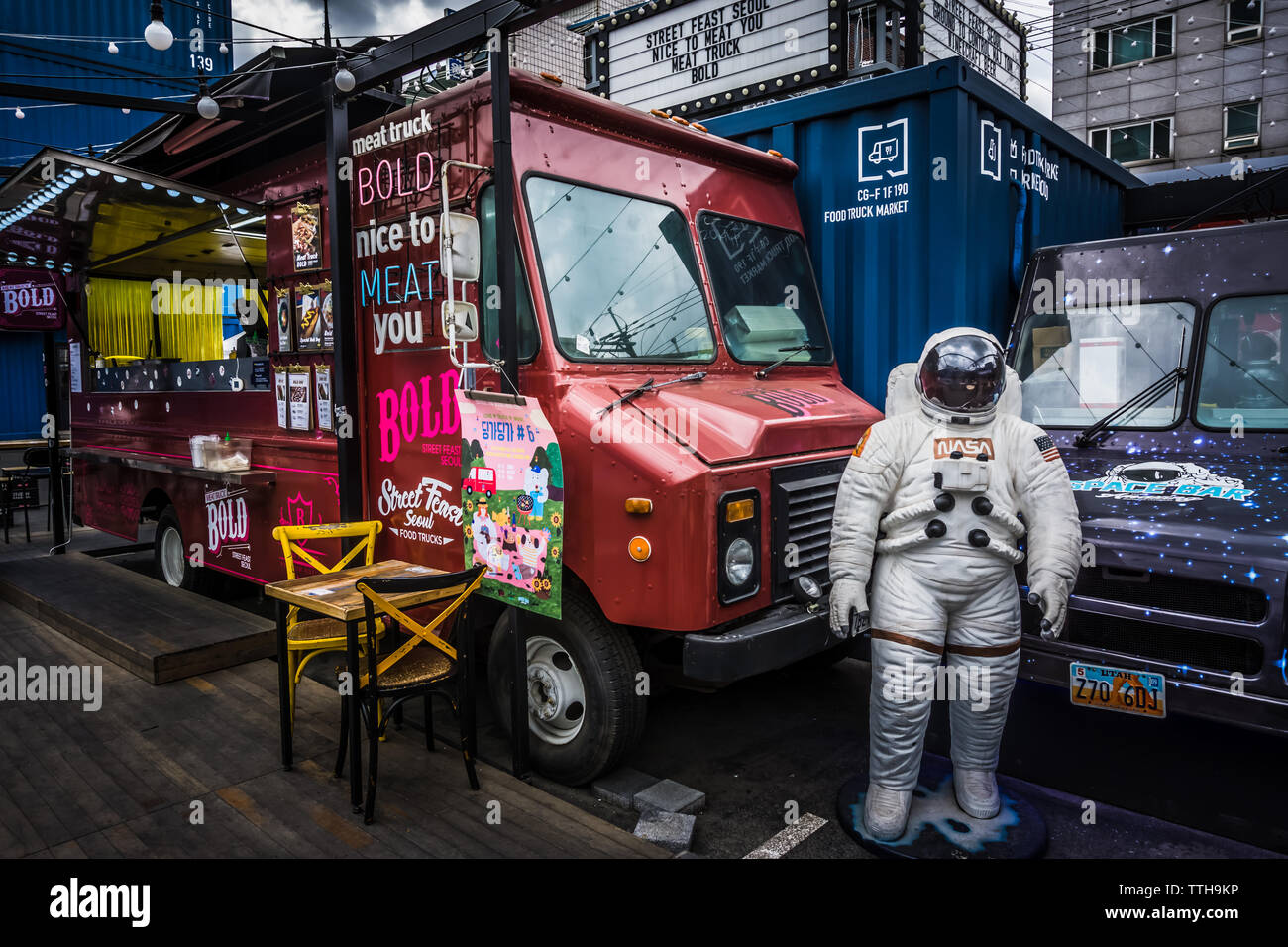 Common ground mall seoul hi-res stock photography and images - Alamy