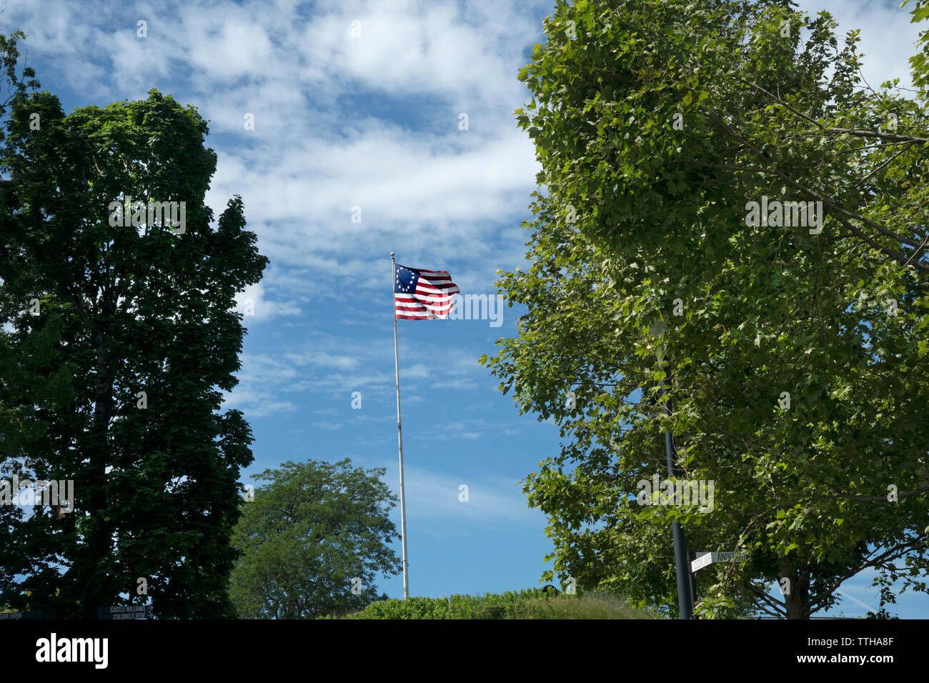 Betsy ross flag first hi-res stock photography and images - Alamy