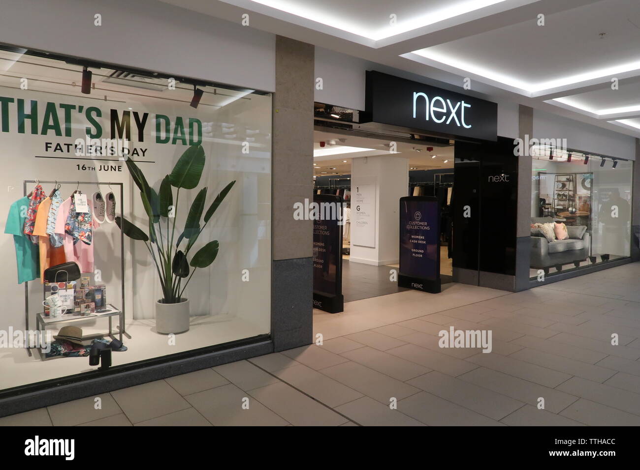 Next clothes shop hi-res stock photography and images - Alamy