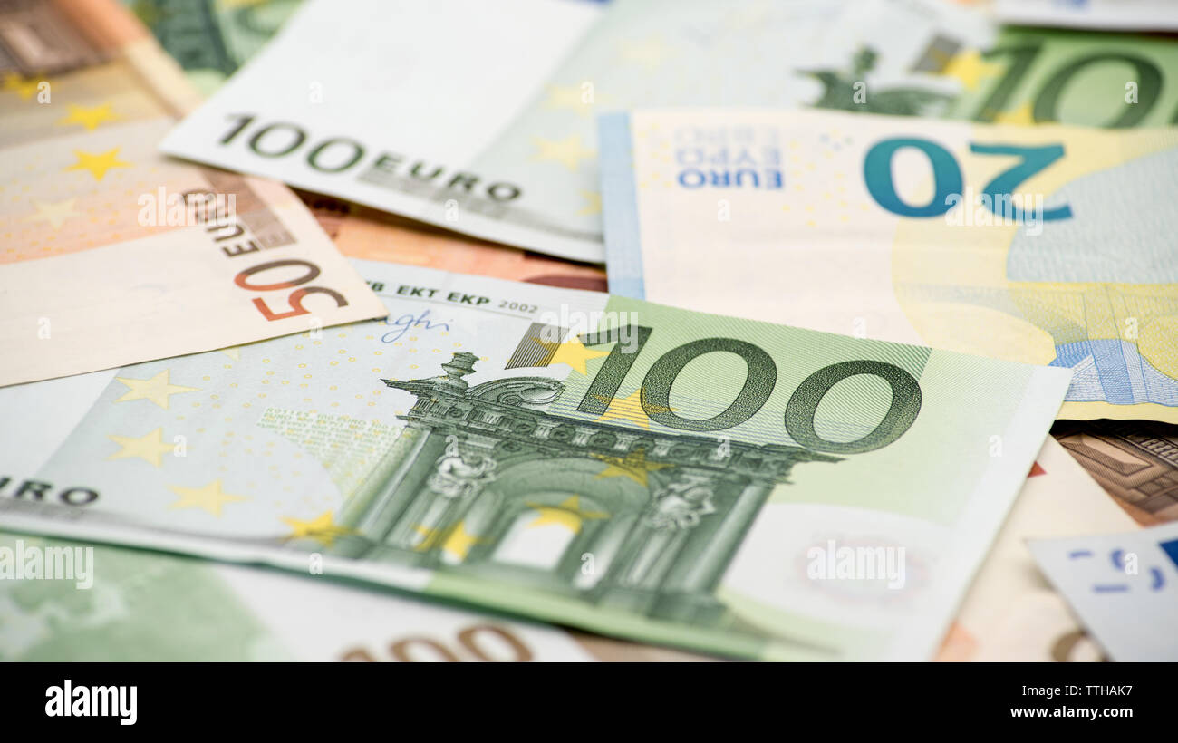 Real banknotes hi-res stock photography and images - Alamy