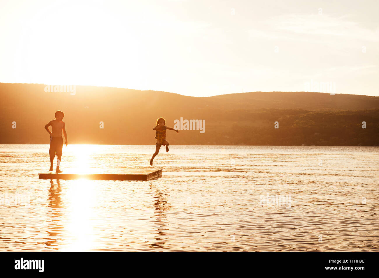 Diving platform girl boy hi-res stock photography and images - Alamy