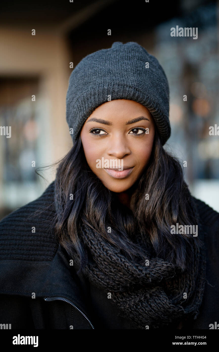 Beautiful woman knit hat hi-res stock photography and images - Alamy