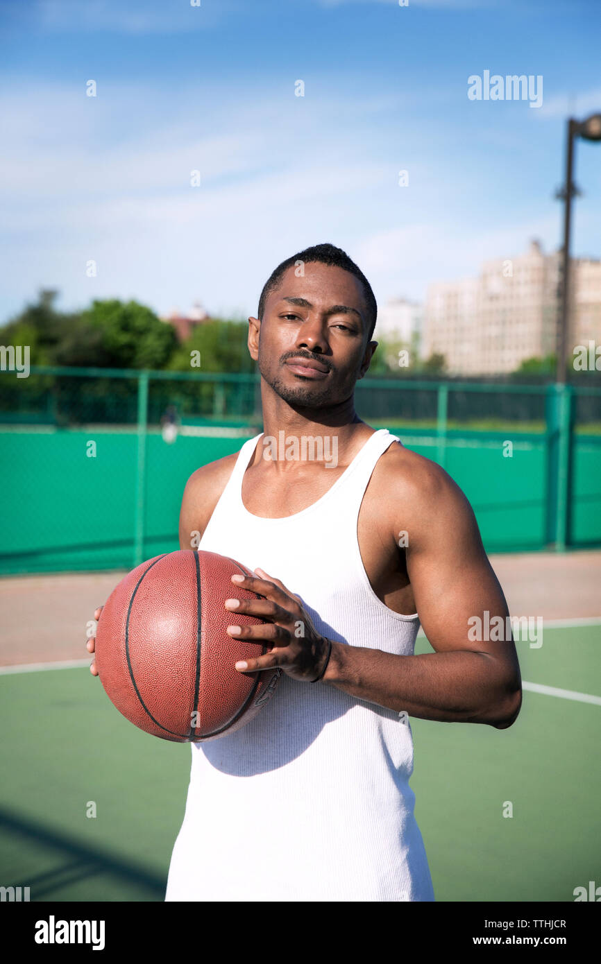 Basketball player portrait hi-res stock photography and images - Alamy
