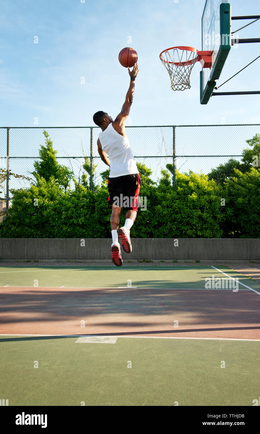 Dunking ball hi-res stock photography and images - Alamy