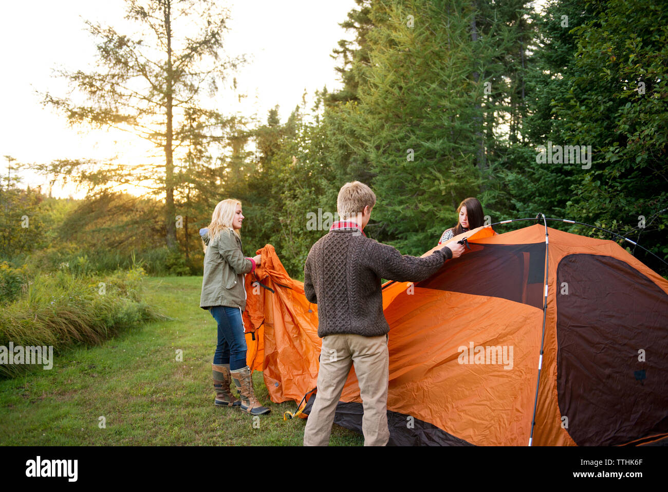 Group friends camping tent hi-res stock photography and images - Alamy