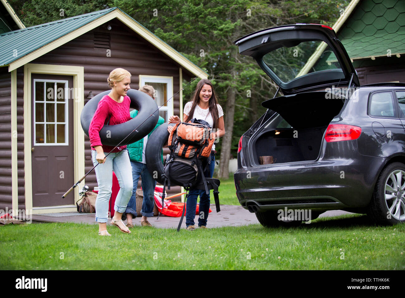 Loading car hi-res stock photography and images - Alamy