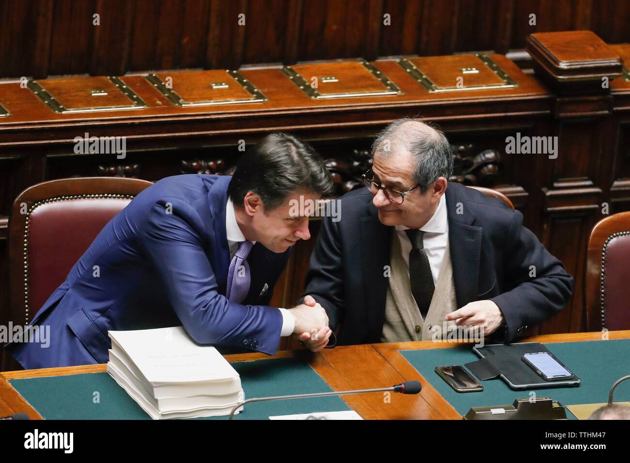 Tria e conte hi-res stock photography and images - Alamy