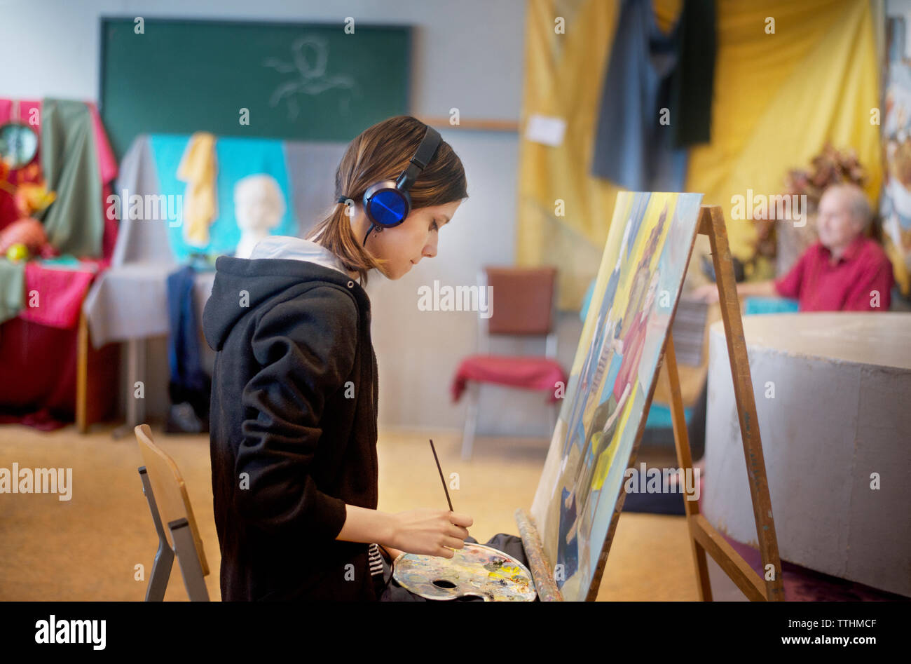 Female male side profile hi-res stock photography and images - Alamy