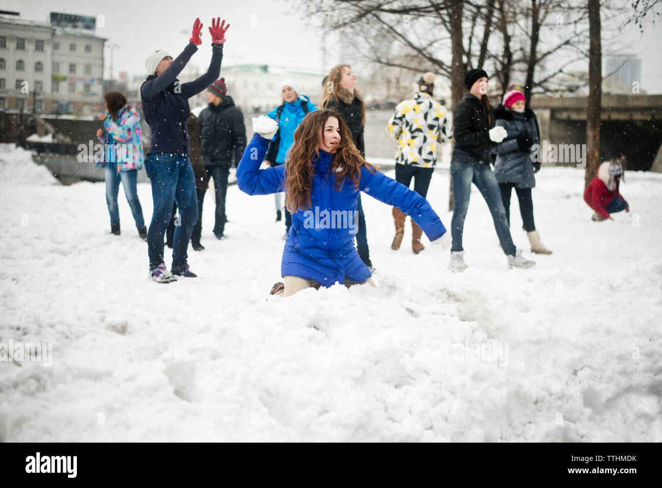 Throwing snowballs hi-res stock photography and images - Alamy