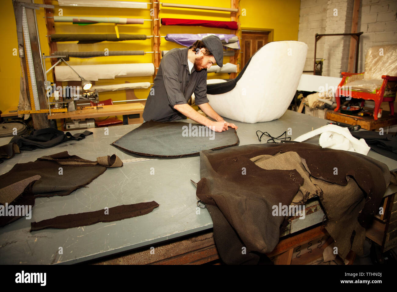 Man working leather cutting hi-res stock photography and images - Alamy