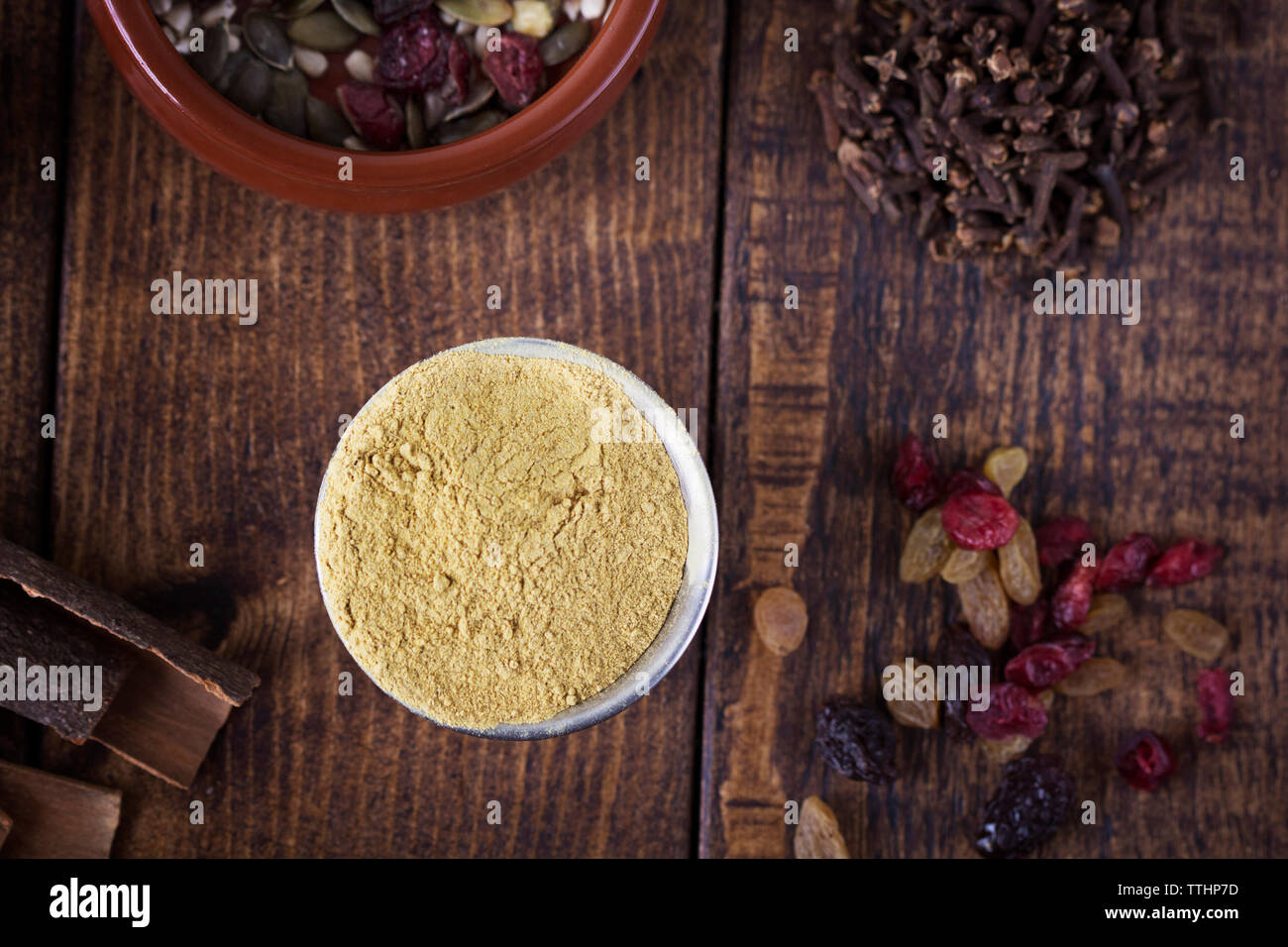 Gram flour hi-res stock photography and images - Alamy