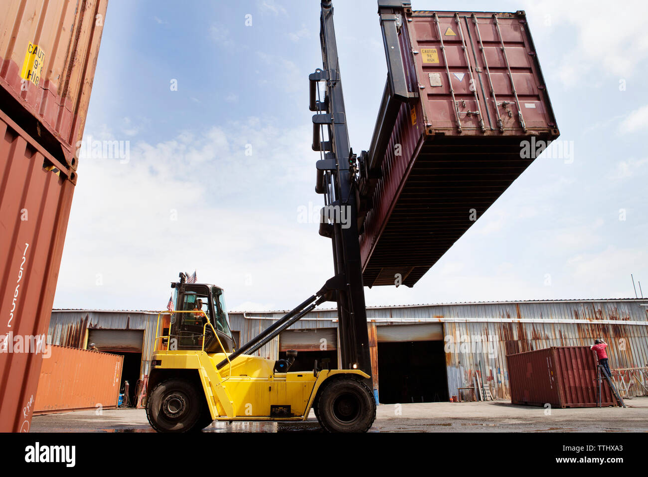 Forklift cargo containers in industrial hi-res stock photography and ...