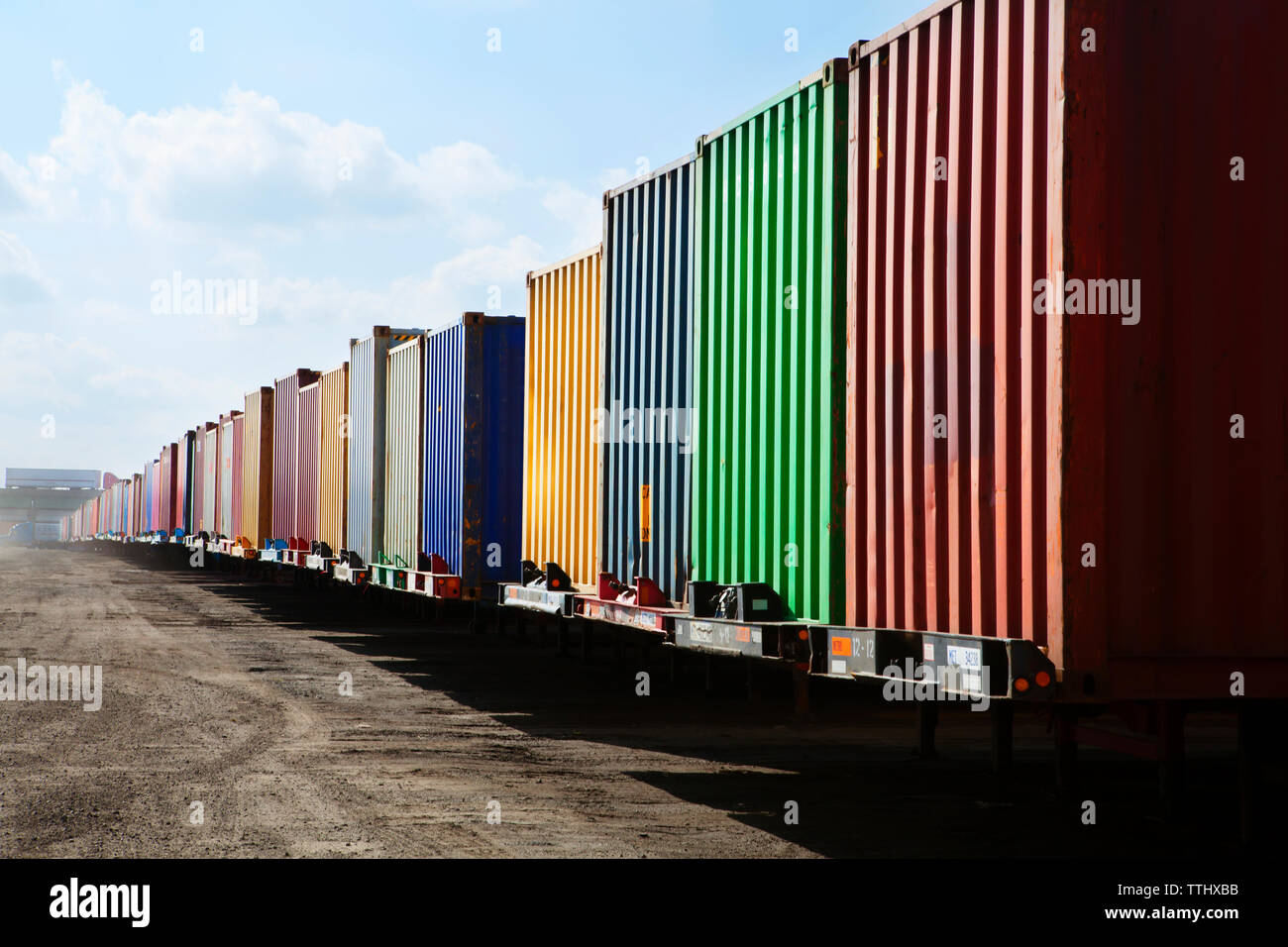 Row shipping containers hi-res stock photography and images - Alamy