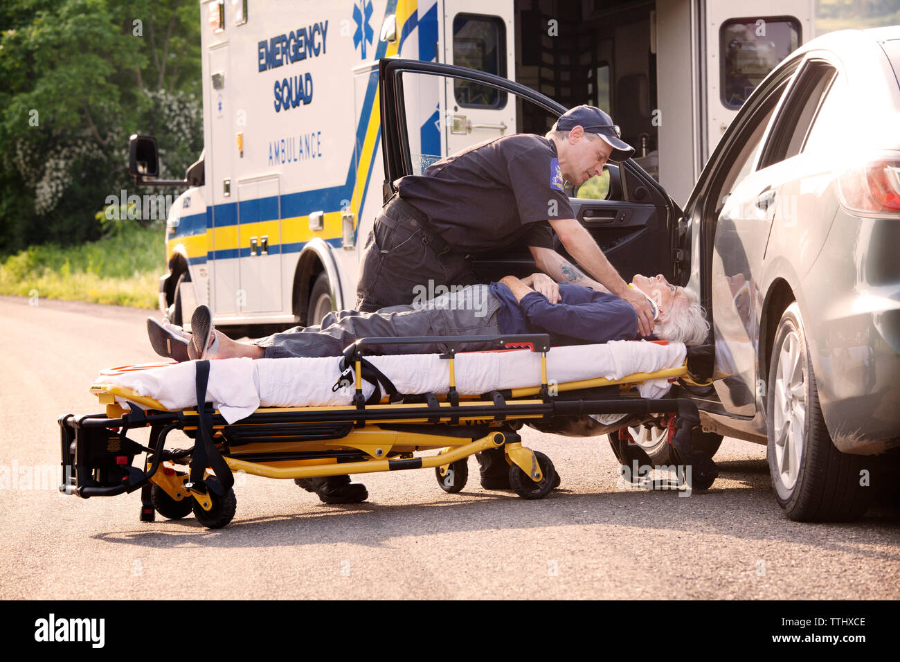 Paramedic rescue patient car hi-res stock photography and images - Alamy