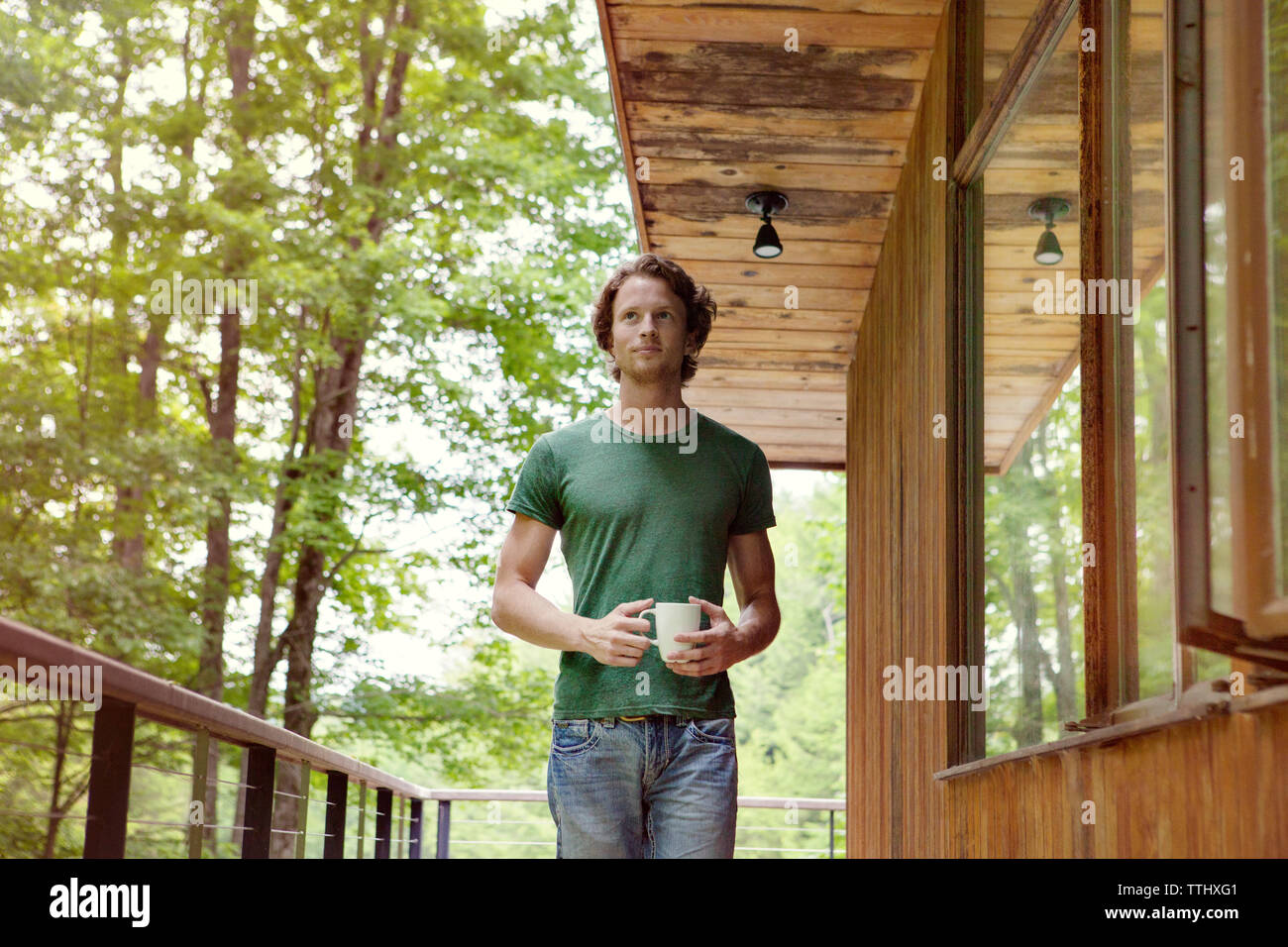 Walking with coffee cup hi-res stock photography and images - Alamy