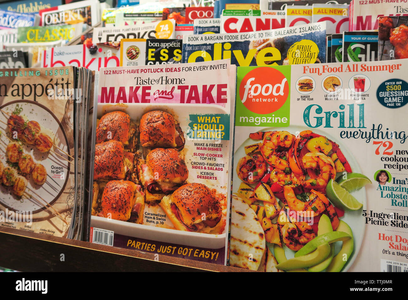 Many magazine titles hi-res stock photography and images - Alamy
