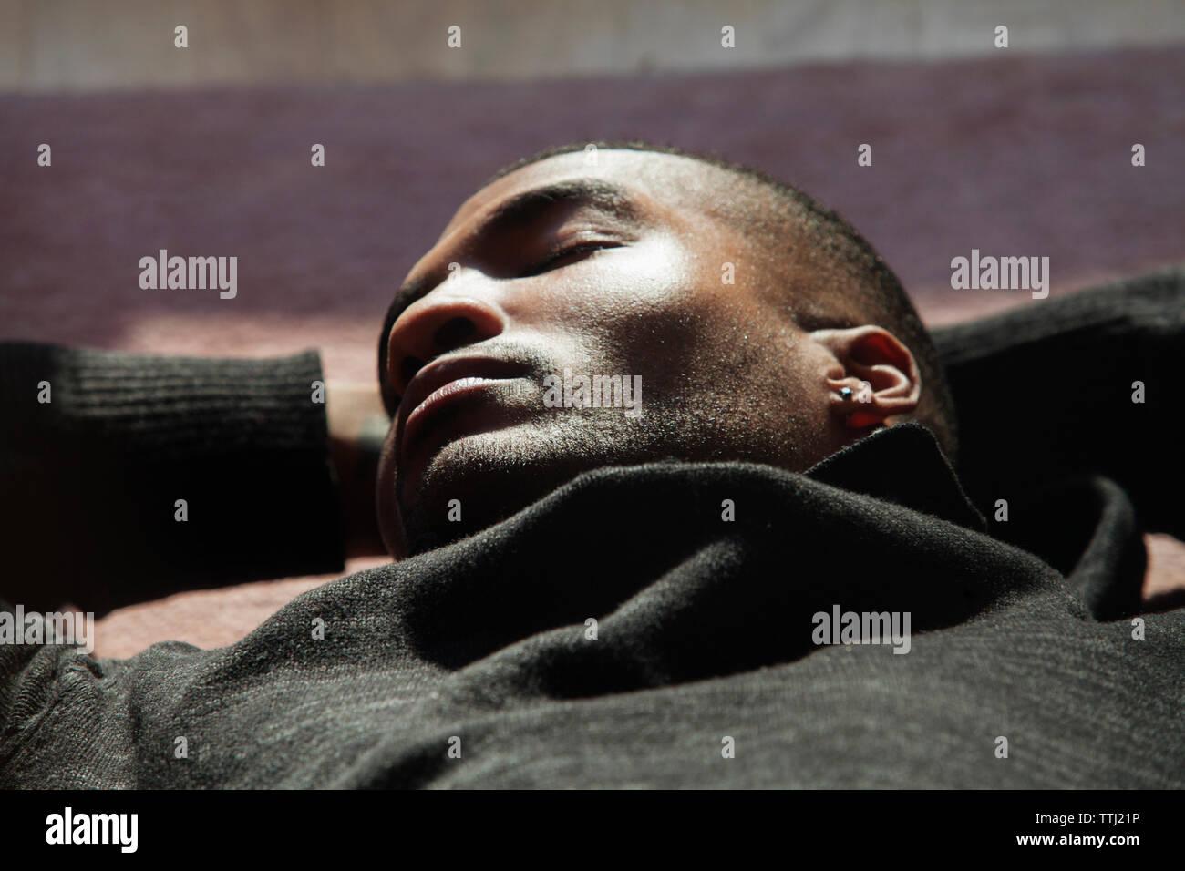 Old black man head sleeping hi-res stock photography and images - Alamy