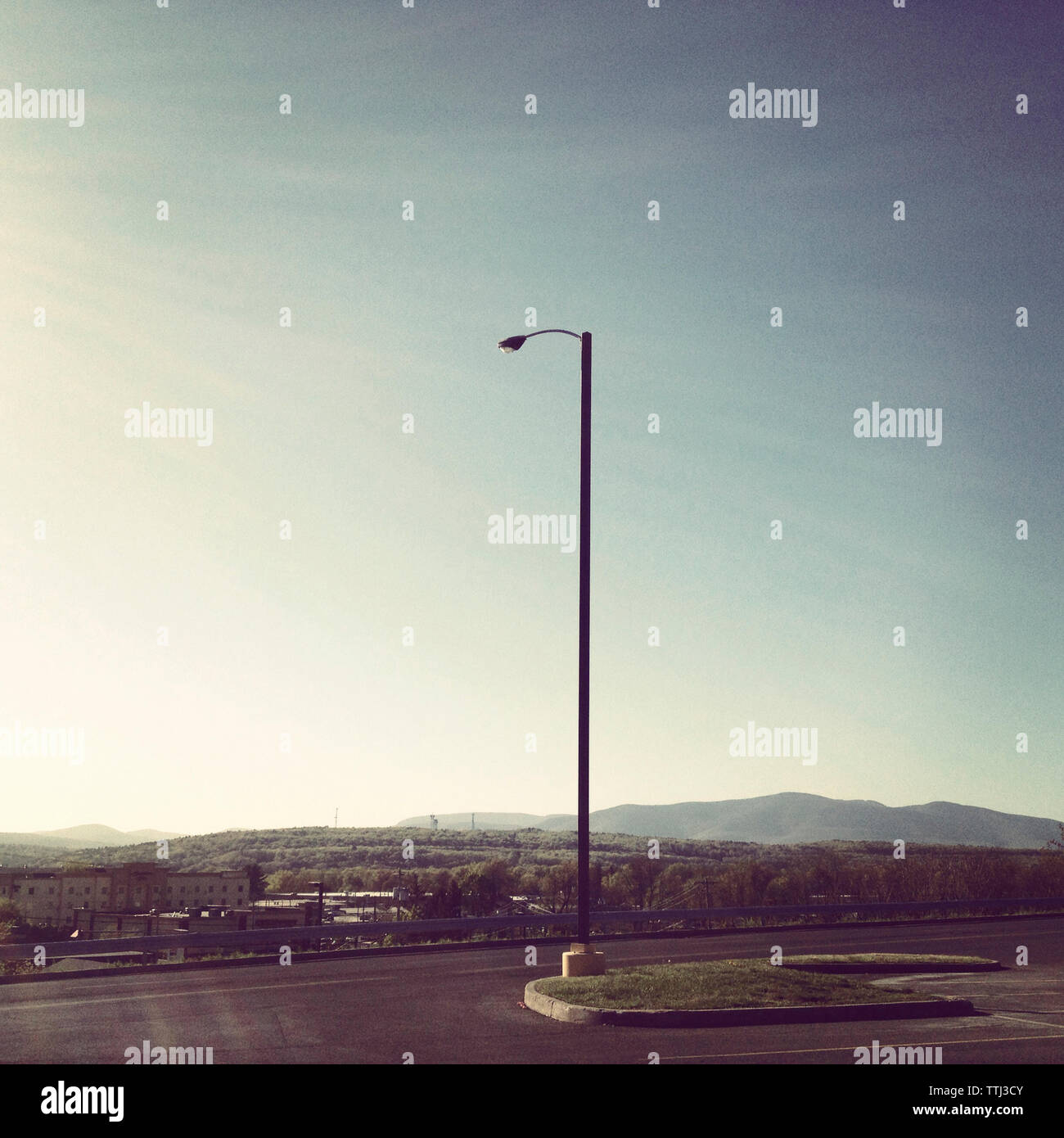 Street light road hi-res stock photography and images - Alamy