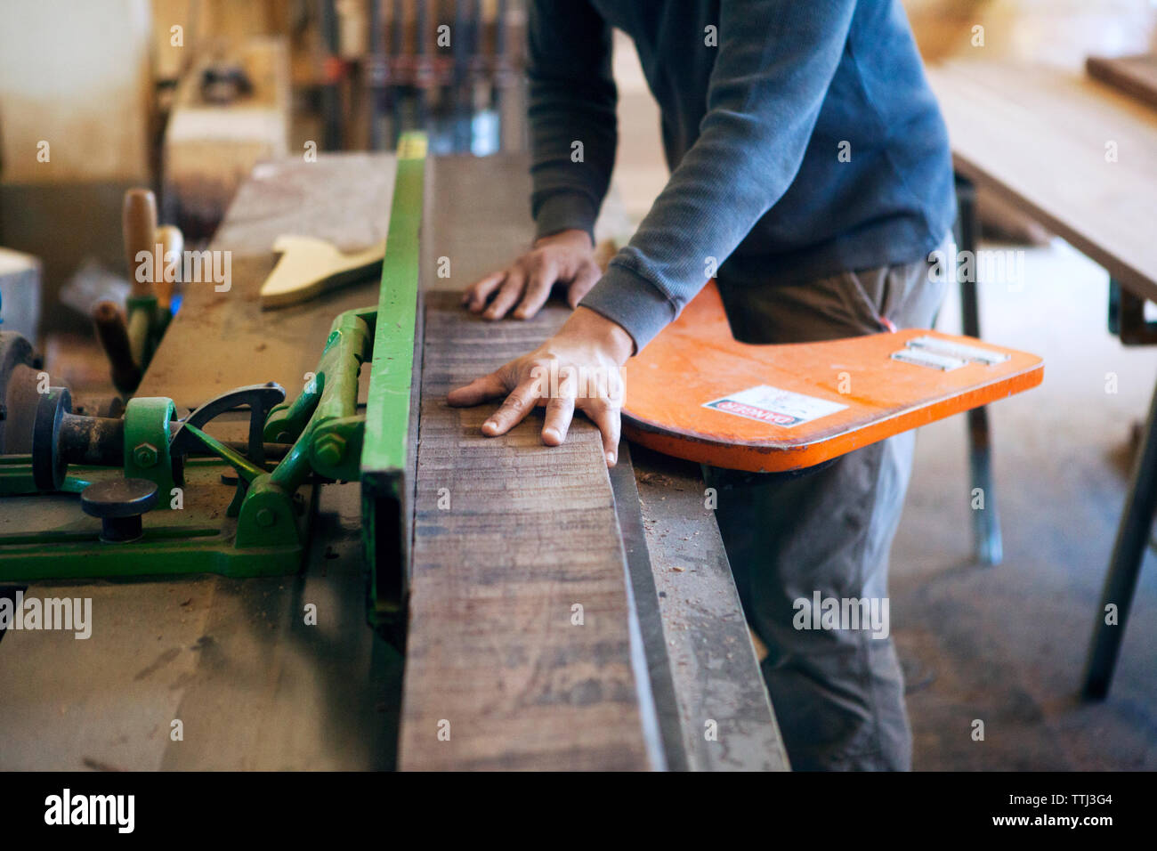 Plank cutting hi-res stock photography and images - Alamy