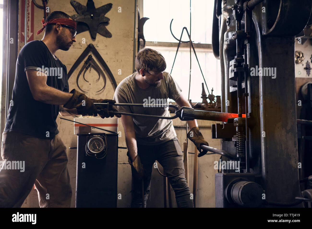 Forging workshop hi-res stock photography and images - Alamy